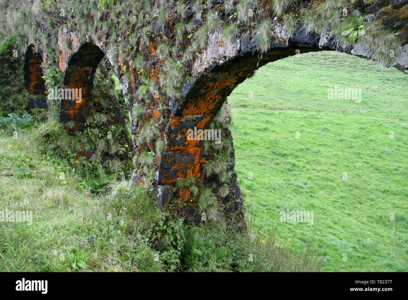 old stone arch Stock Photo - Alamy