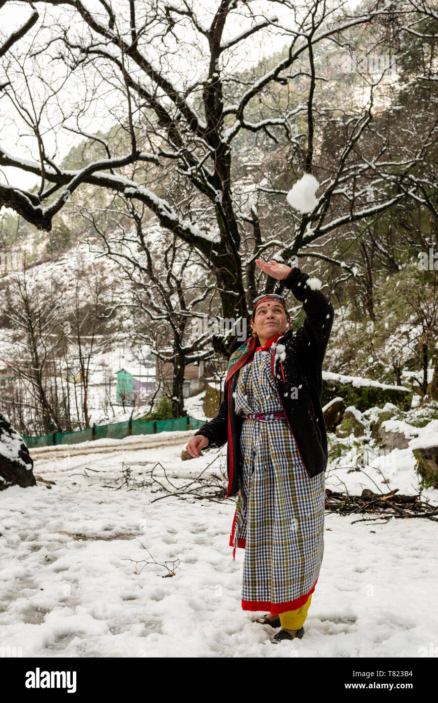Woman in traditional dress manali hi-res stock photography and images ...