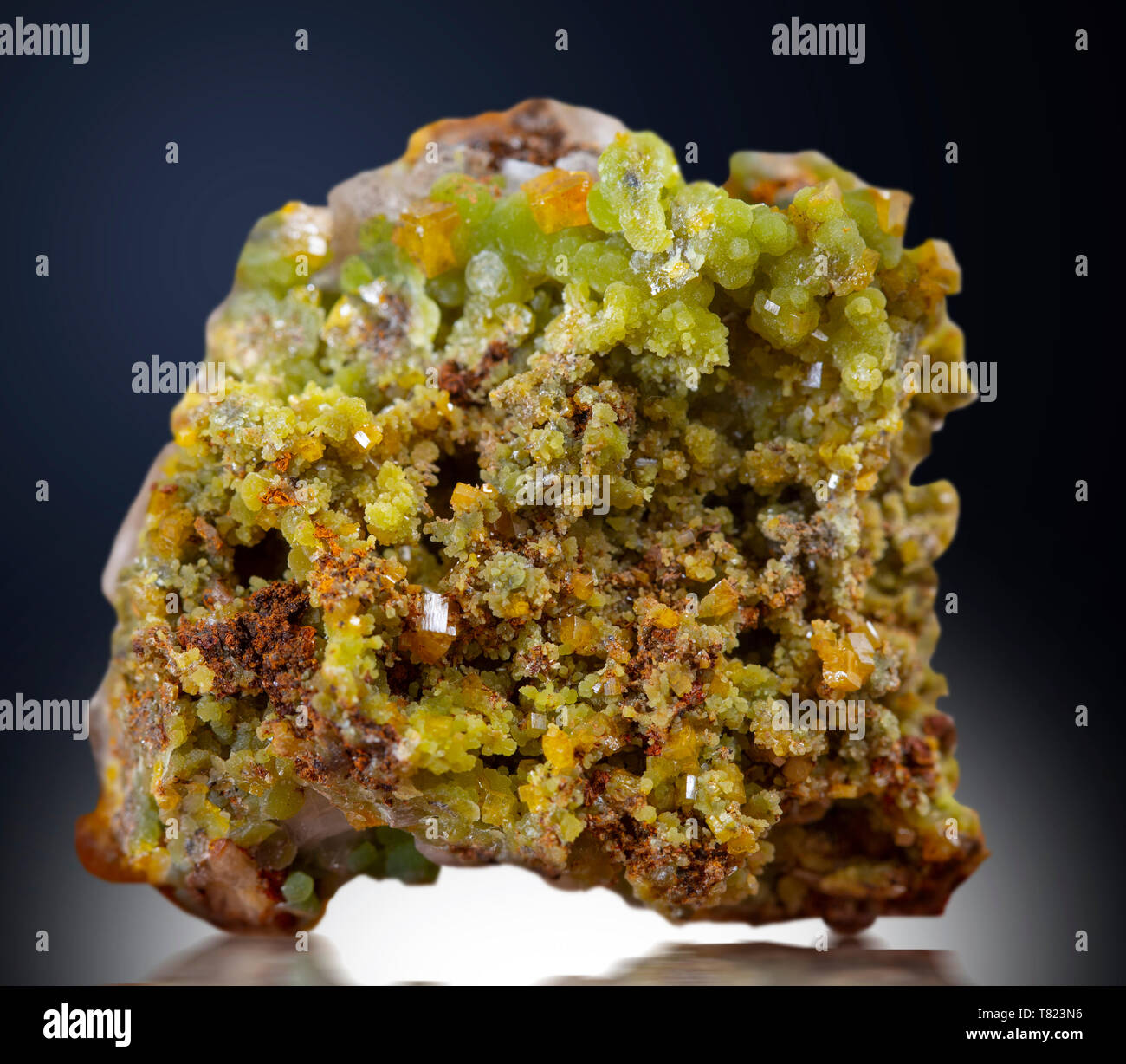Prehnite and epidote hi-res stock photography and images - Alamy