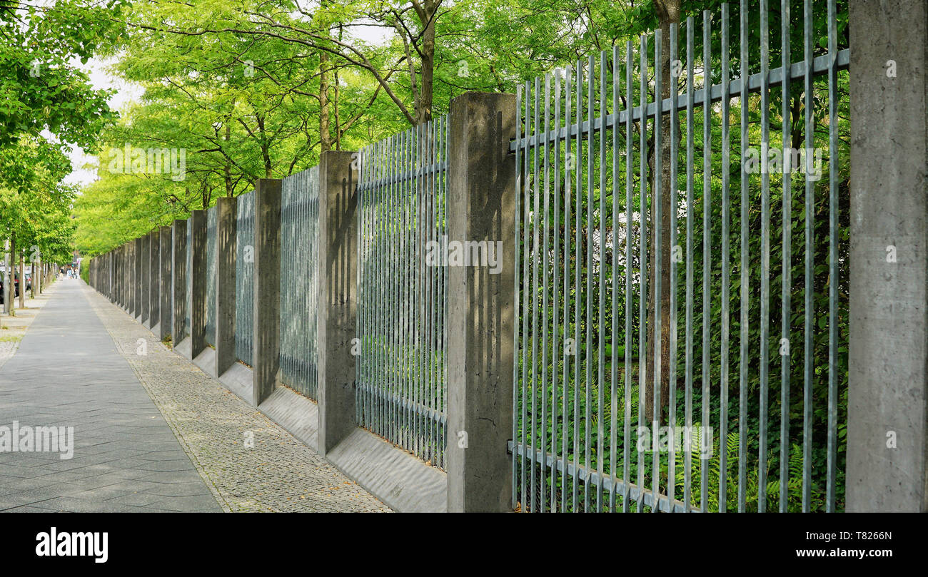 Vanishing into distance hi-res stock photography and images - Alamy Vanishing into distance hi-res stock photography and images - Alamy