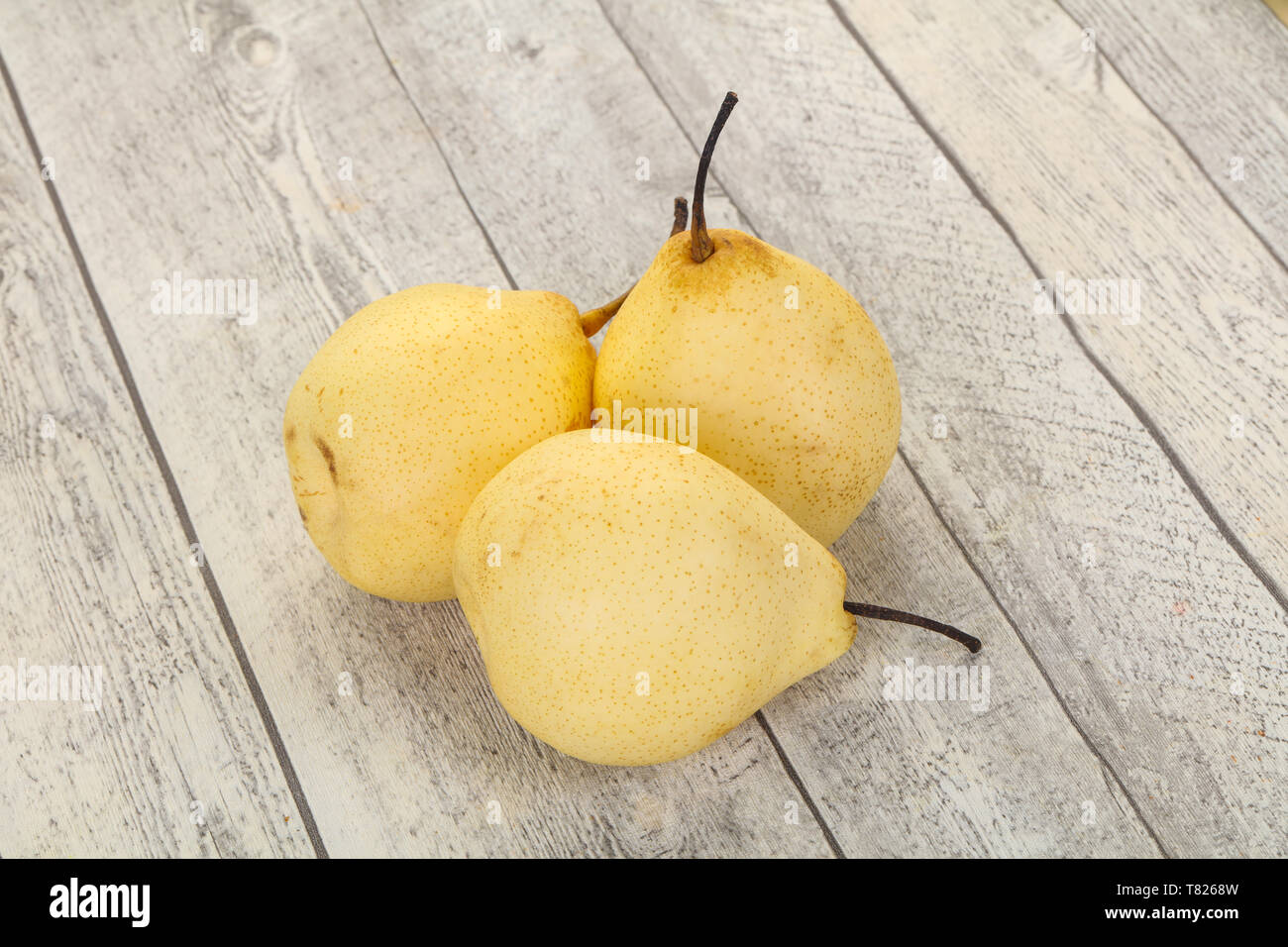 Juicy ripe yellow Chinese pear Stock Photo - Alamy
