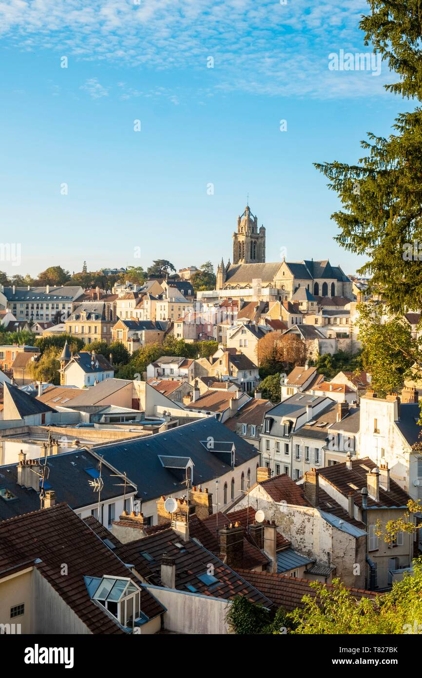 Pontoise cathedral hi-res stock photography and images - Alamy