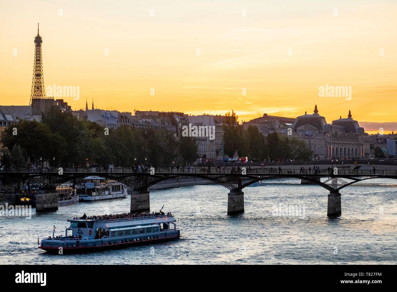 France, Paris, Seine river banks listed as World Heritage by UNESCO, a ...