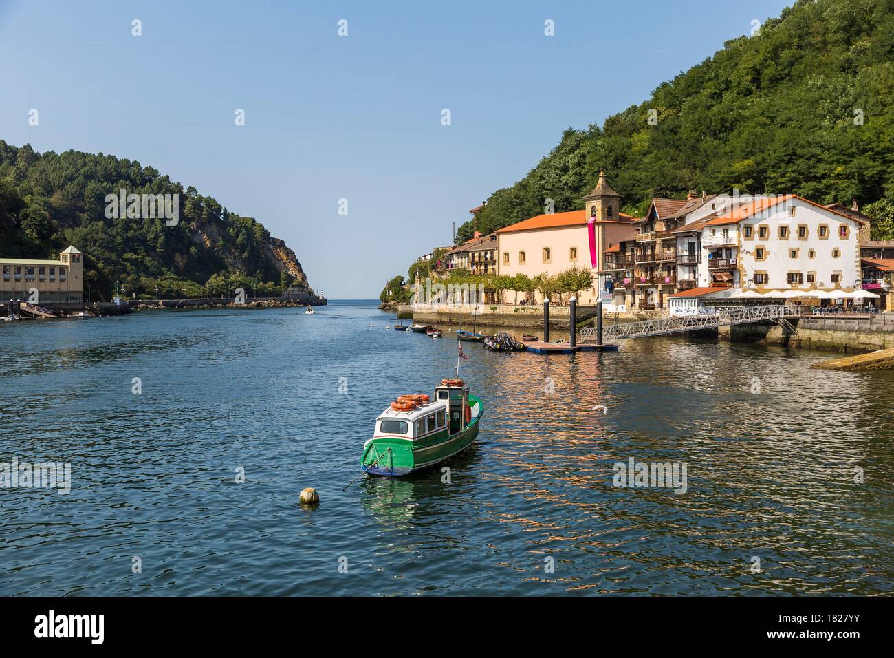 Spain, Guipuzkoa, Bask country, Pasaia, Entrance to the port of Pasaïa ...