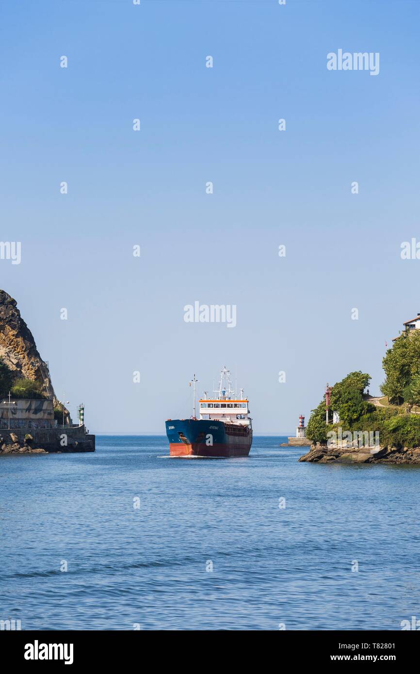 Spain, Guipuzkoa, Bask country, Pasaia, a commercial liner returns to ...