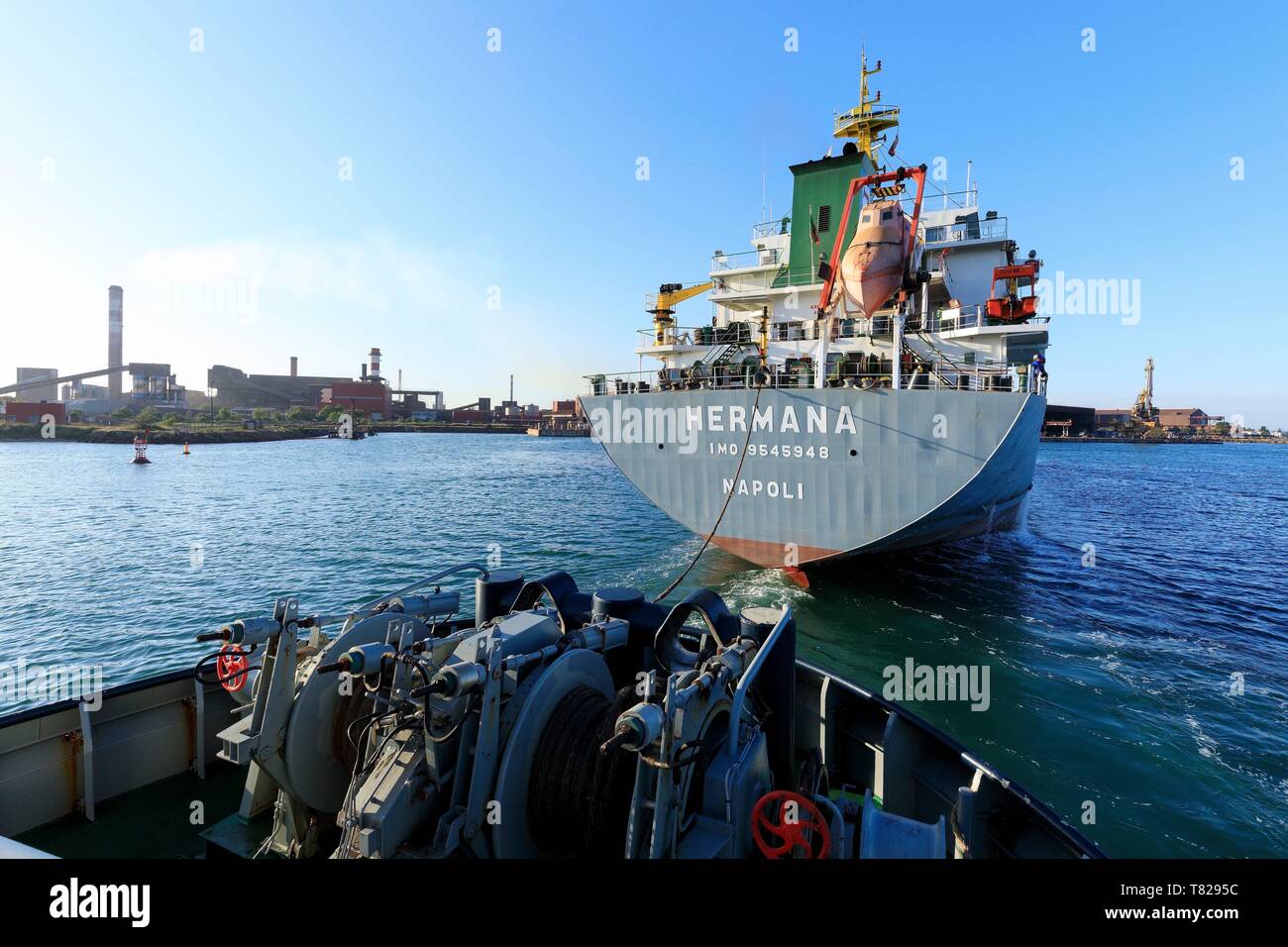 Fos sur mer port hi-res stock photography and images - Alamy