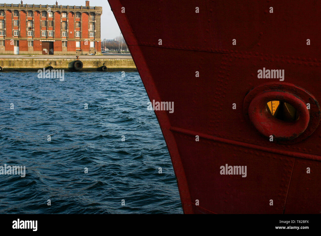 Old dunkerque port hi-res stock photography and images - Alamy