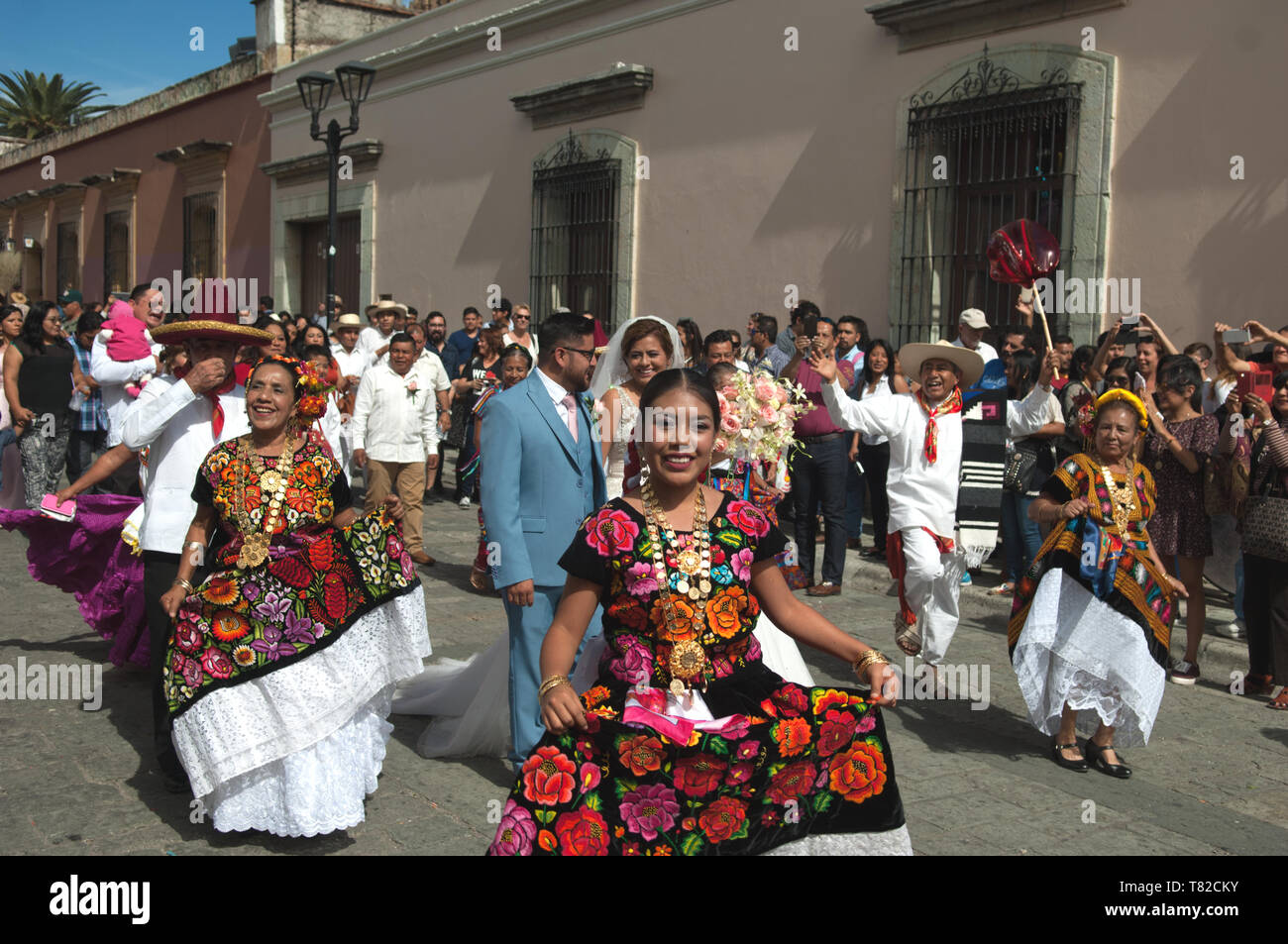 Wedding mexico procession hi-res stock photography and images - Alamy