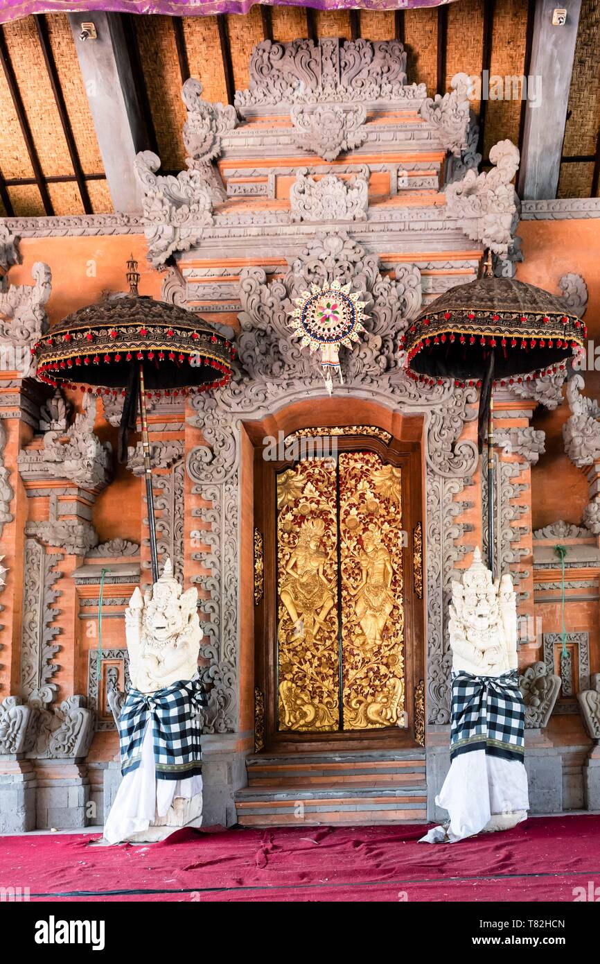 Ubud royal palace hi-res stock photography and images - Alamy