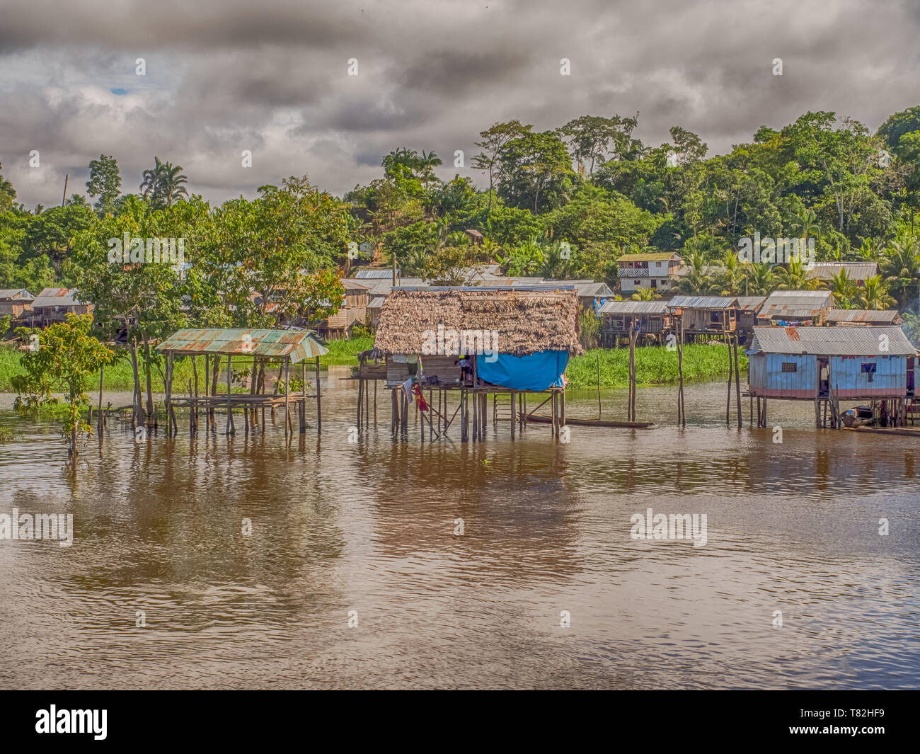 Amazon river village hi-res stock photography and images - Alamy