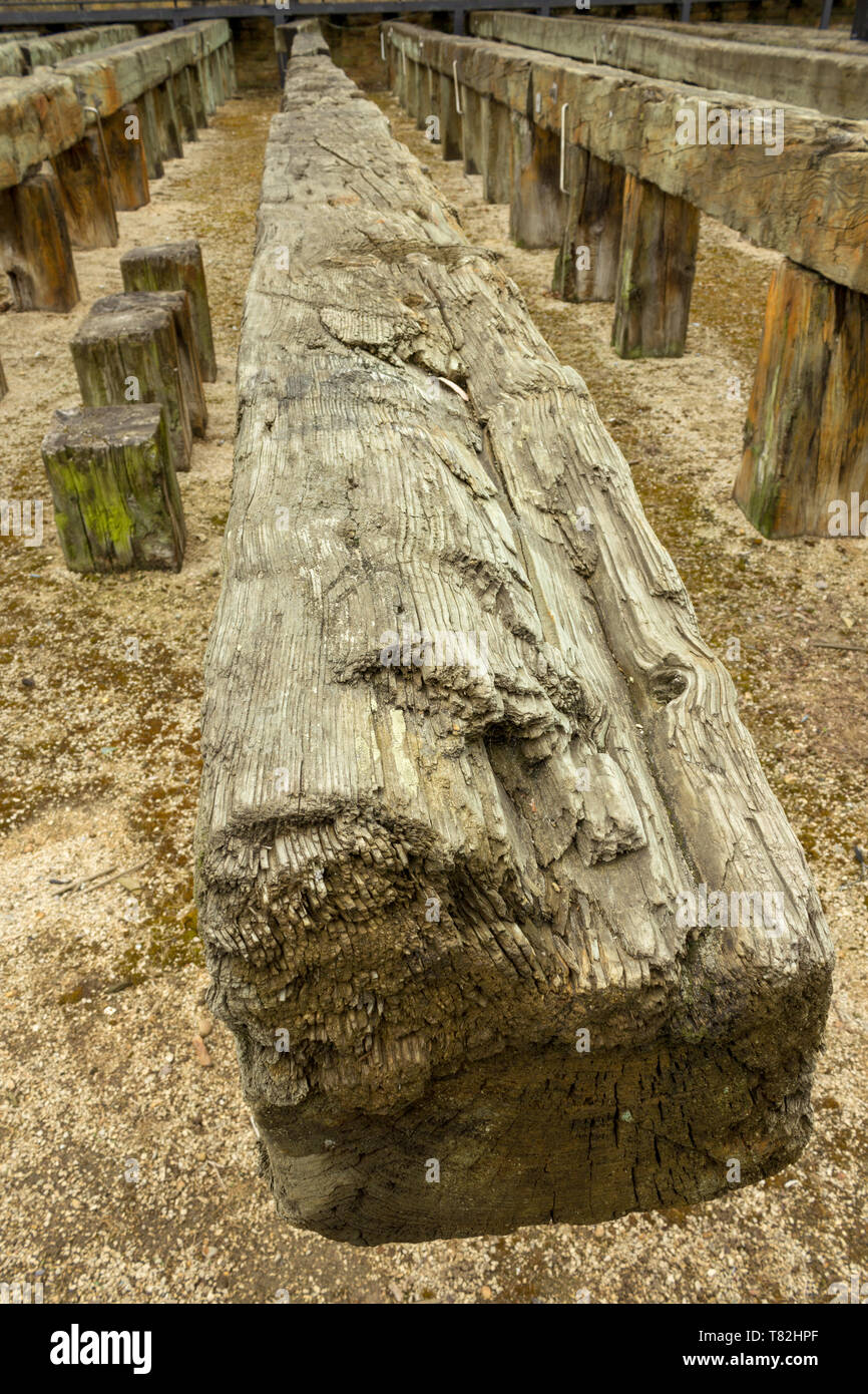 Launching beams hi-res stock photography and images - Alamy