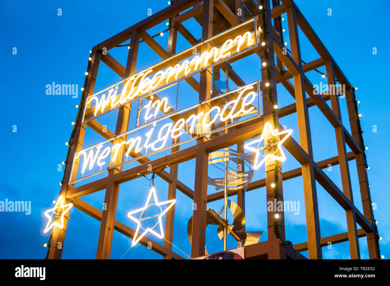 Street light font hi-res stock photography and images - Alamy