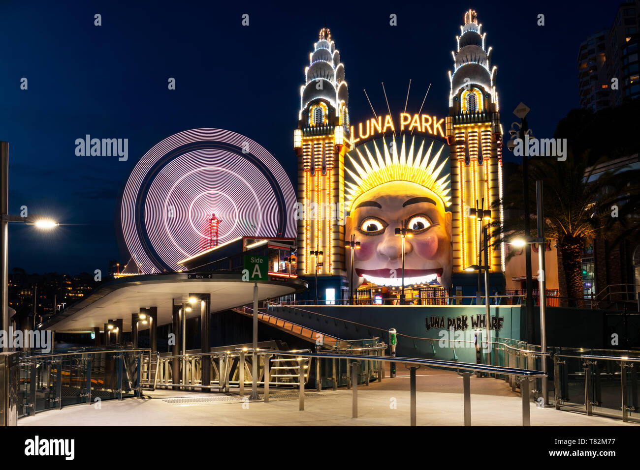 Luna park night hi-res stock photography and images - Alamy