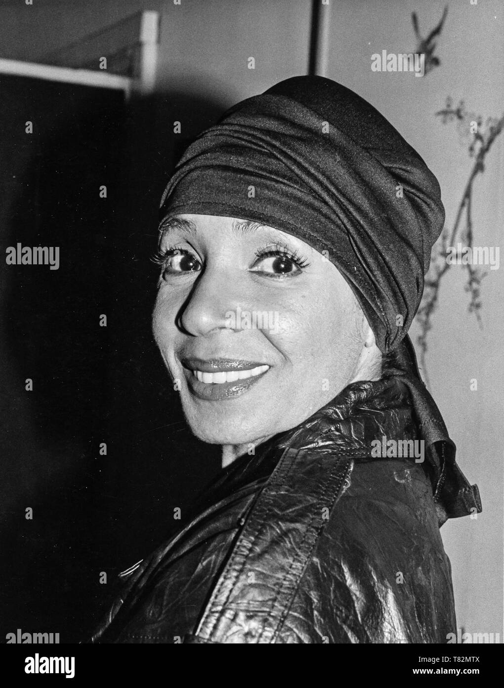 Shirley bassey hi-res stock photography and images - Alamy