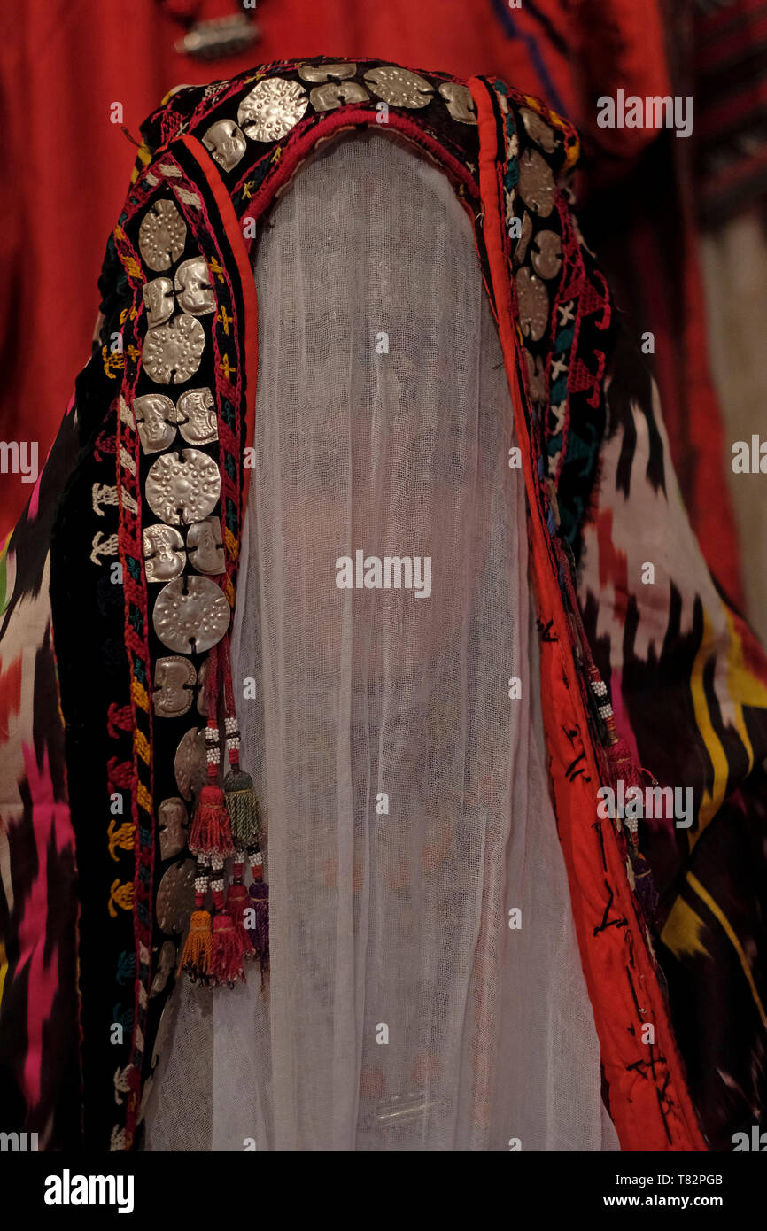 Gauzy cloth hi-res stock photography and images - Alamy