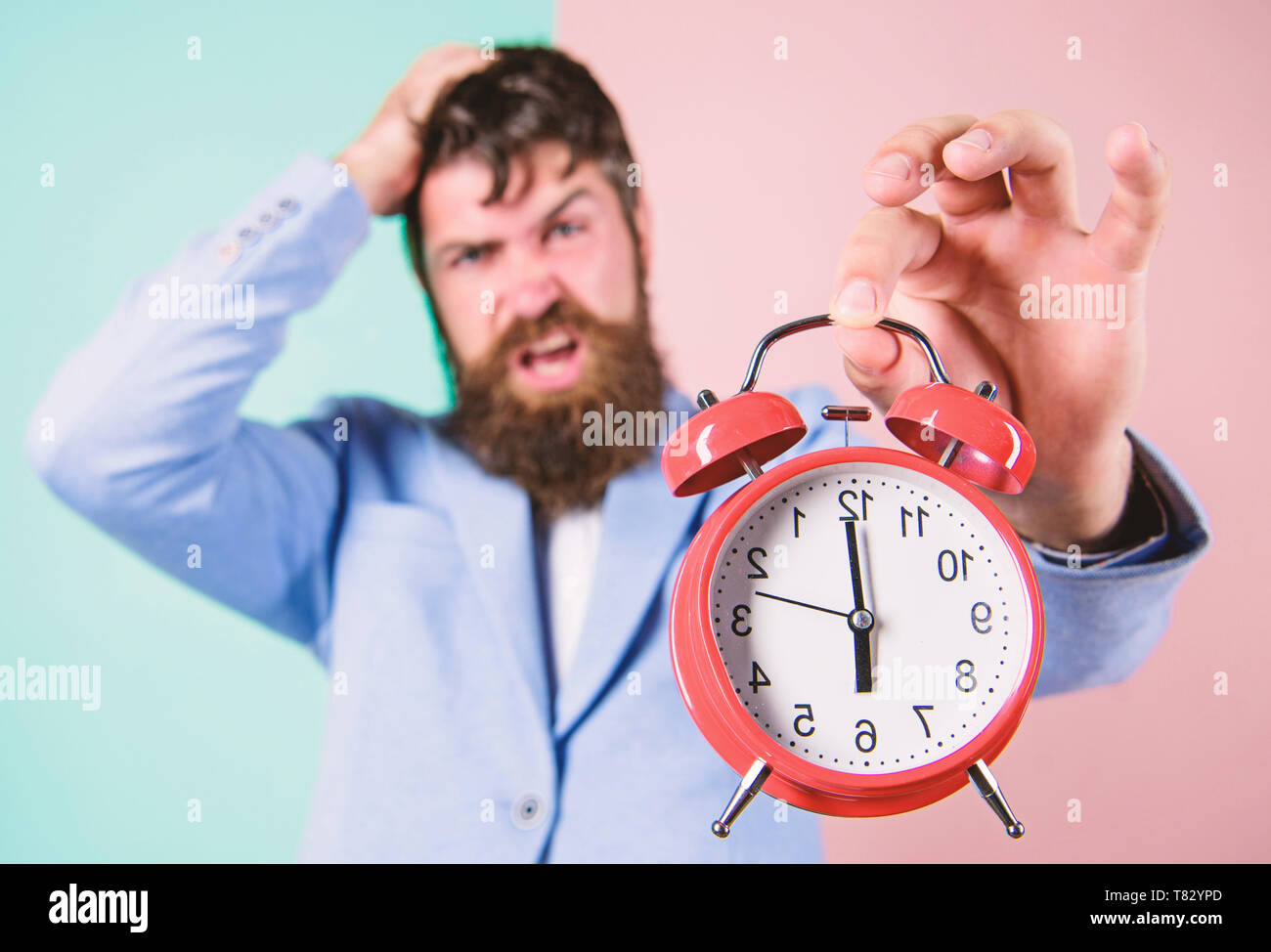 Time management skills. How much time left till deadline. Time to work ...