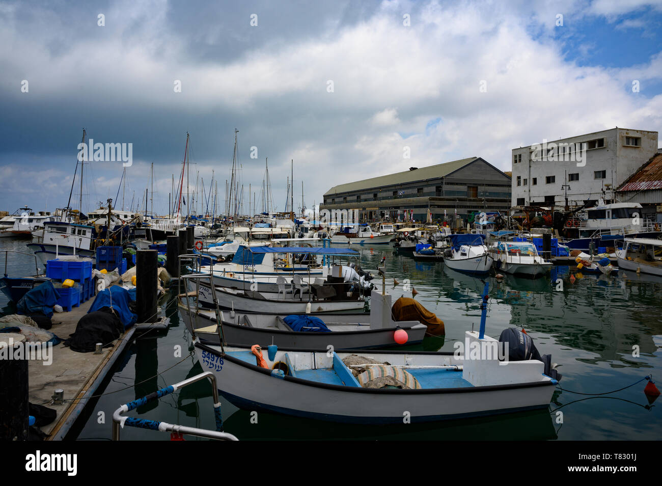 Old historic harbour hi-res stock photography and images - Alamy