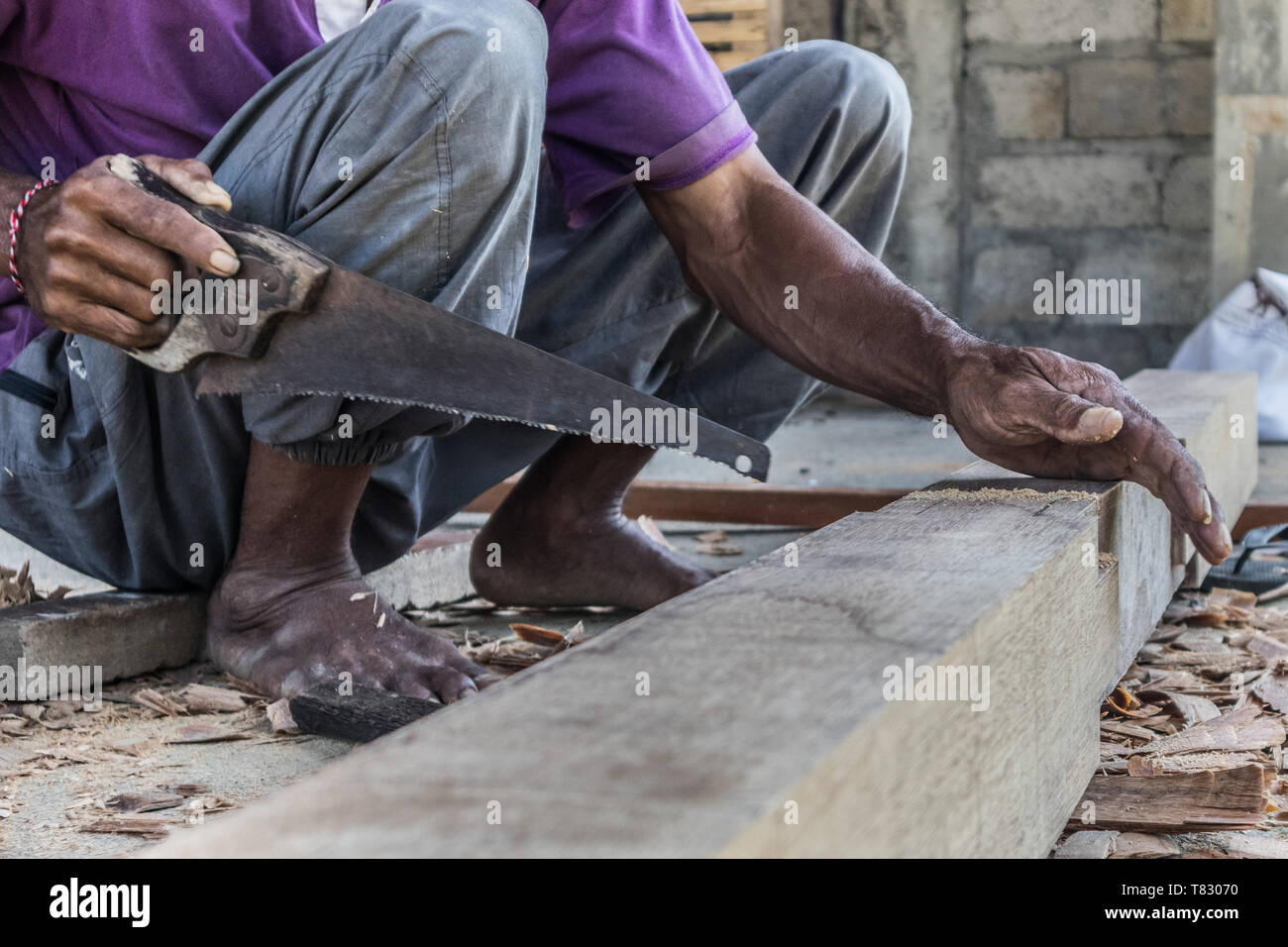 Old carpenter hands hi-res stock photography and images - Alamy
