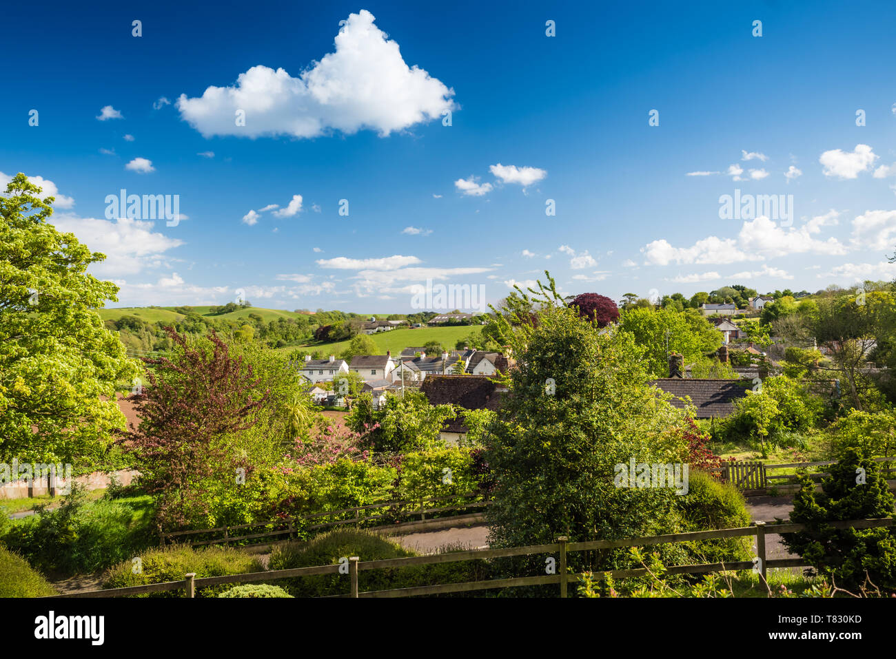 English village spring scene hi-res stock photography and images - Alamy