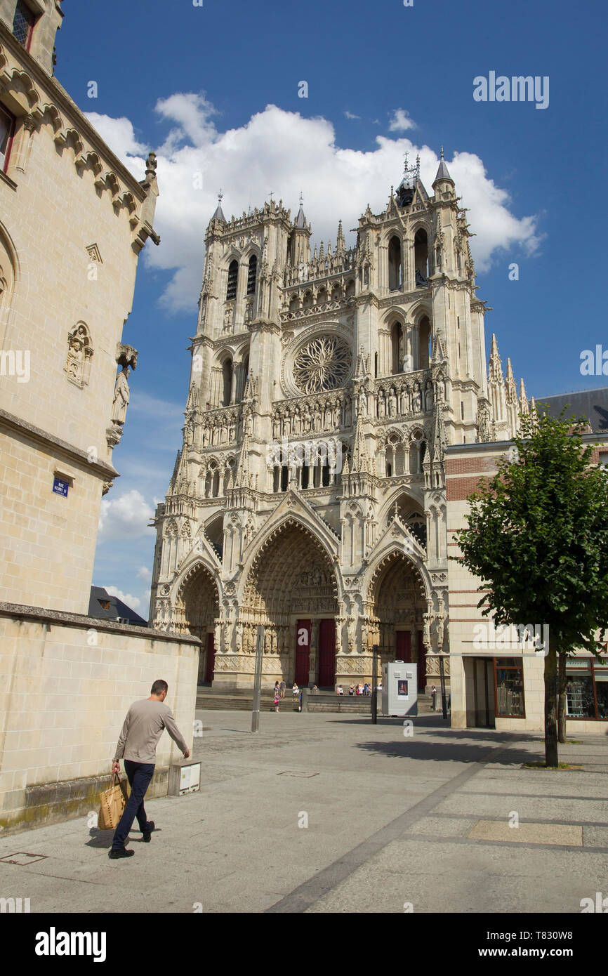 Worship estate monument heritage hi-res stock photography and images ...