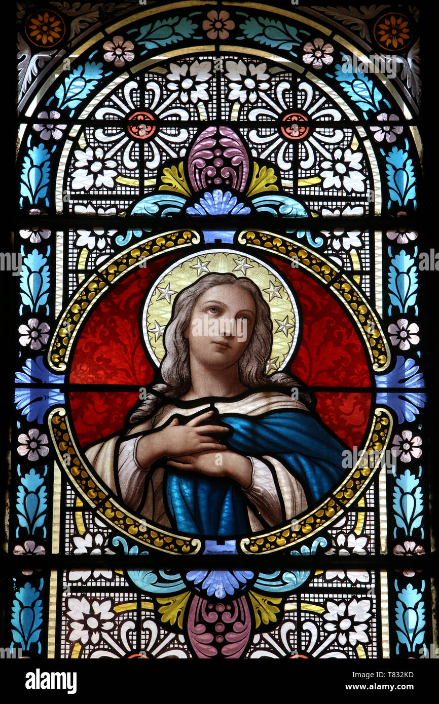 Sainte. Vitrail. Eglise Saint-Michel de Chamonix Mont-Blanc. Chamonix ...