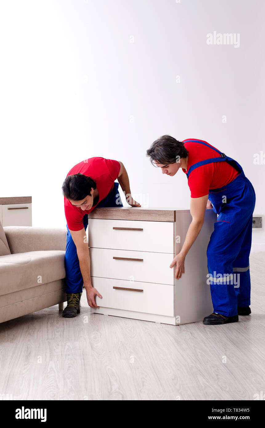Lifting cupboard hi-res stock photography and images - Alamy