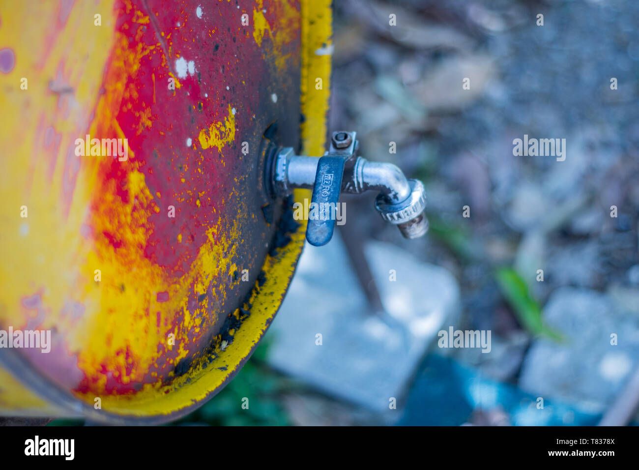 Metal texture barrel hi-res stock photography and images - Alamy