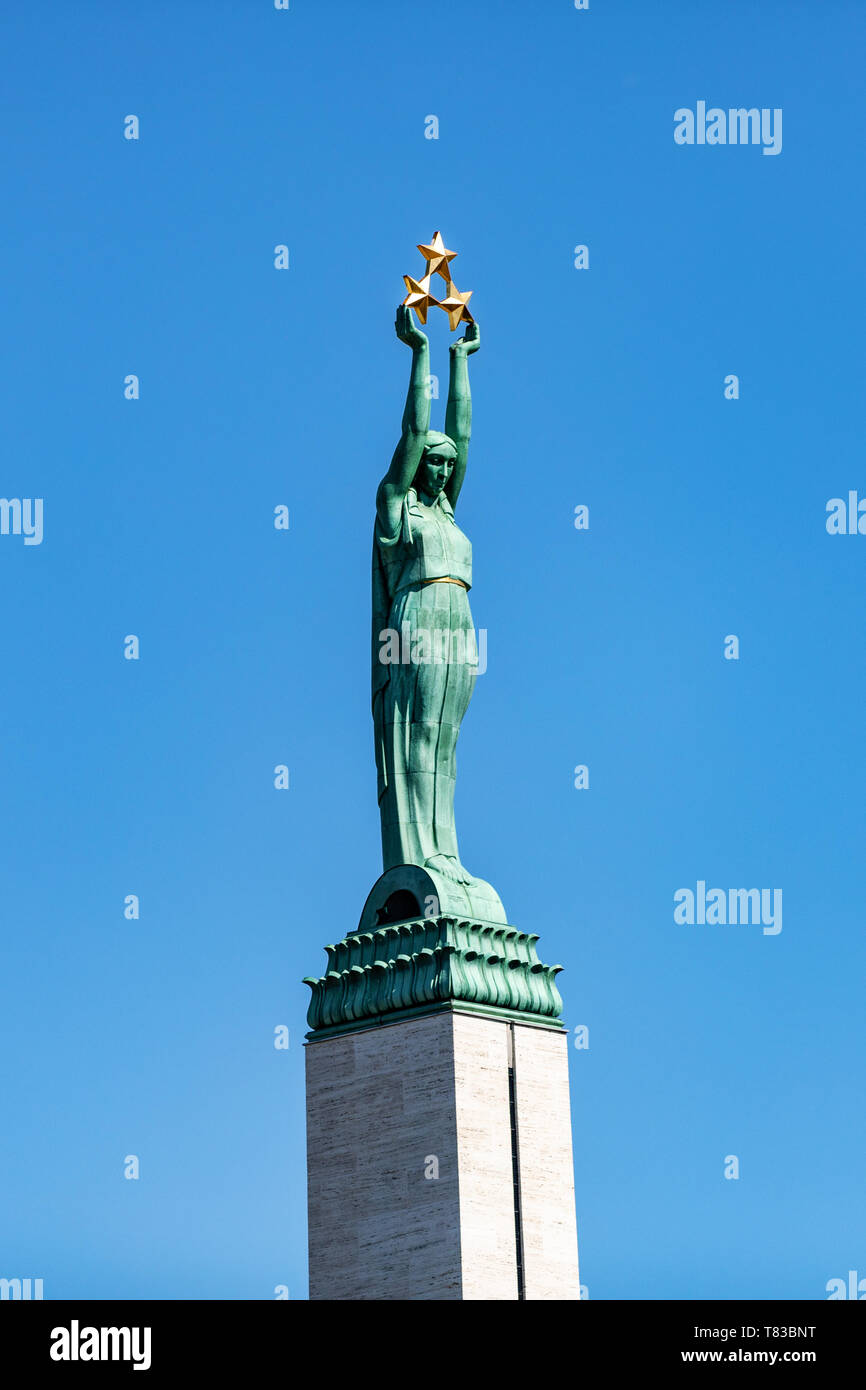 Riga statue hi-res stock photography and images - Alamy