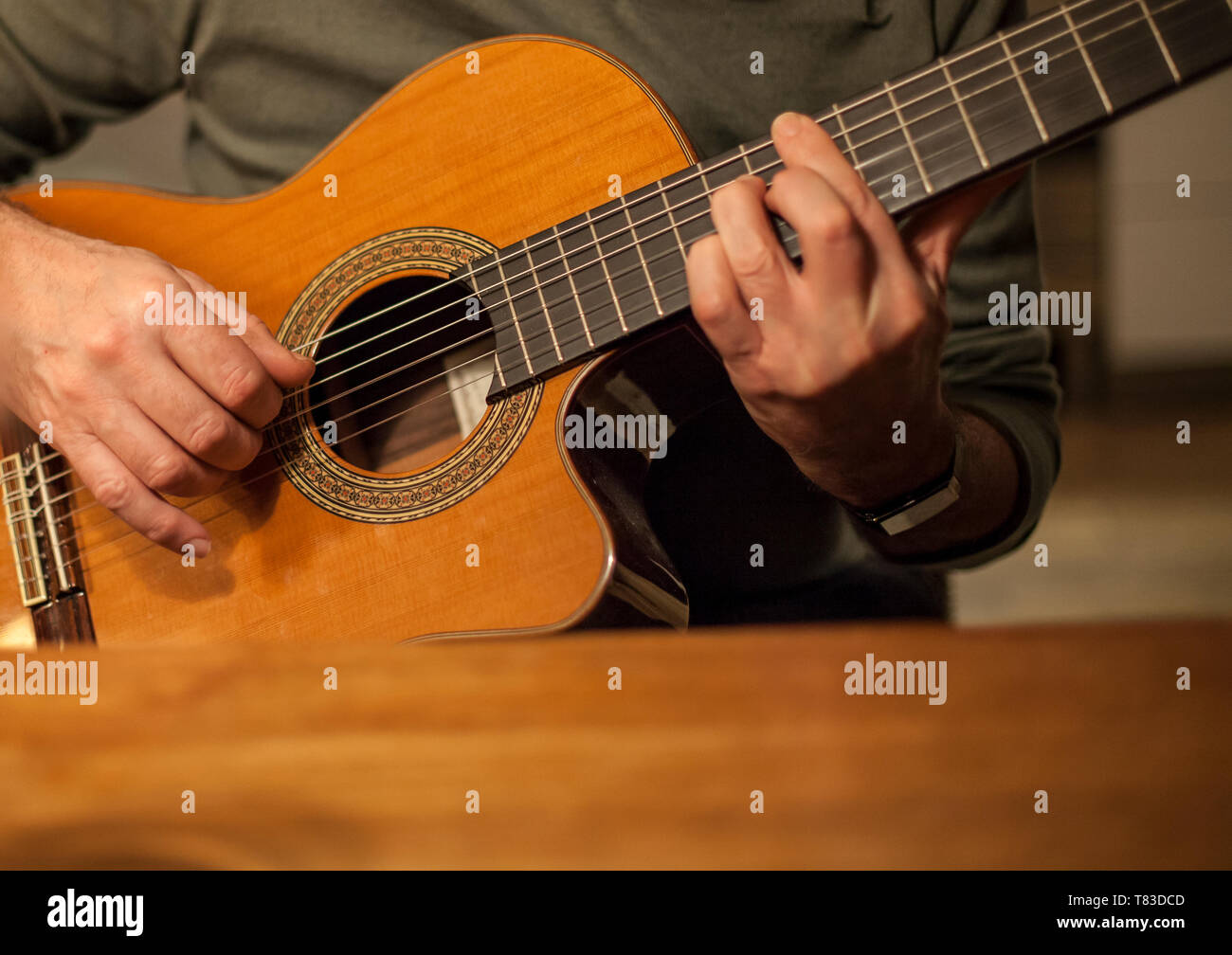 Studio acoustics hi-res stock photography and images - Alamy