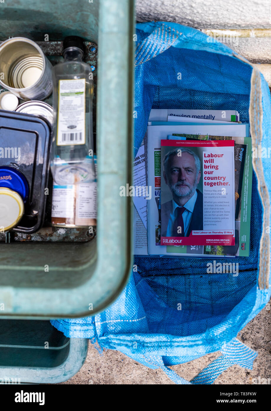 Vote labour bin hi-res stock photography and images - Alamy