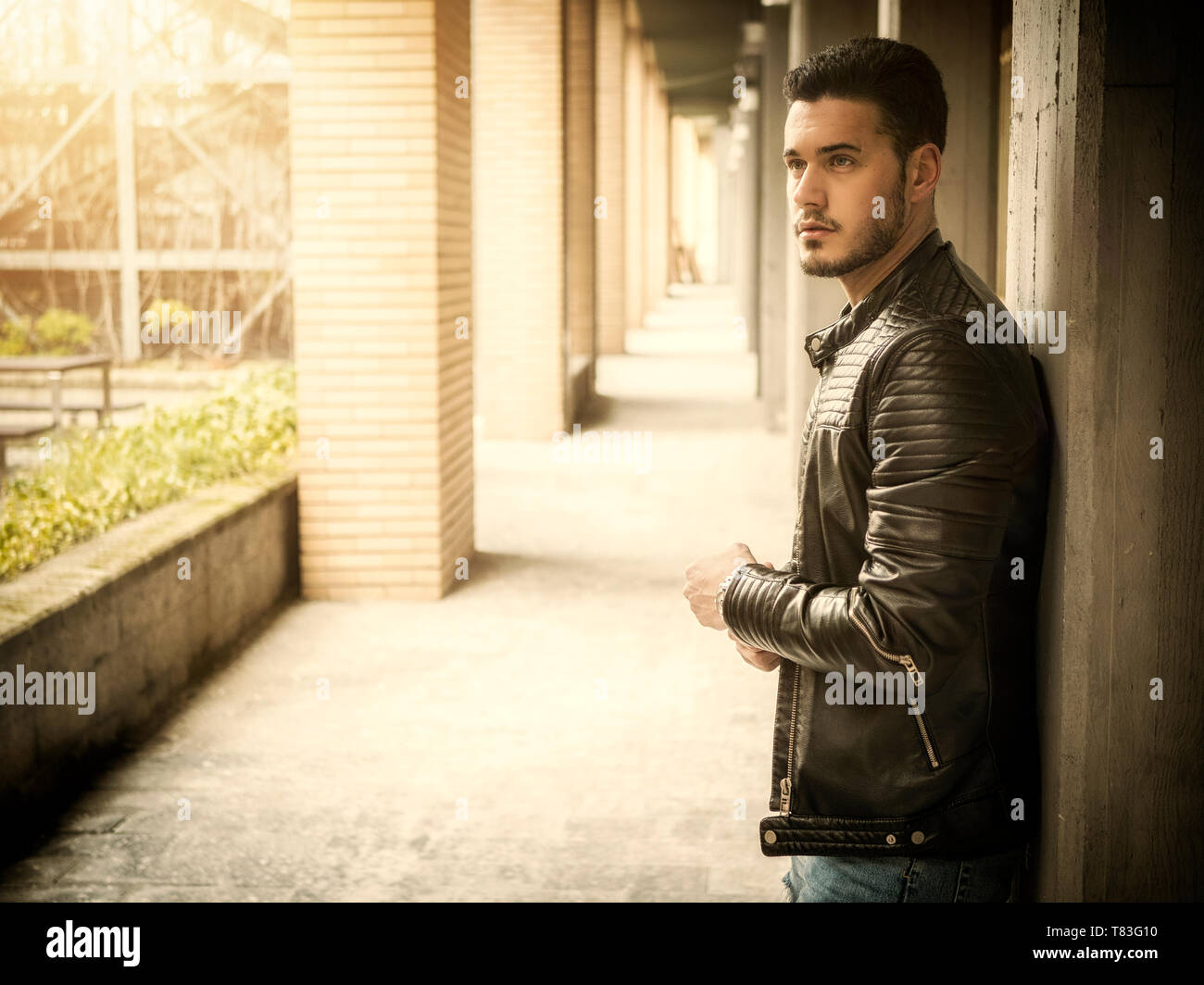 Narrow columns hi-res stock photography and images - Alamy