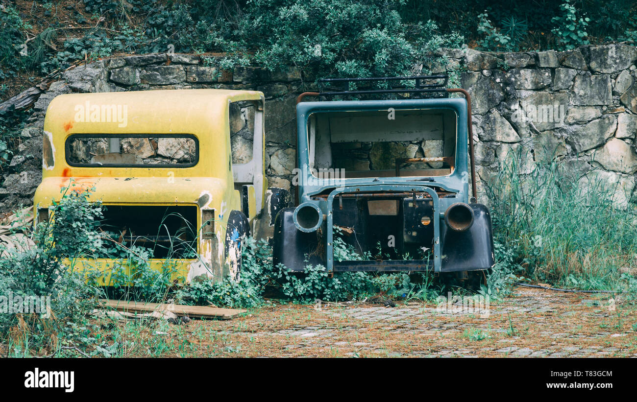 Car damage headlights front bumper hi-res stock photography and images ...