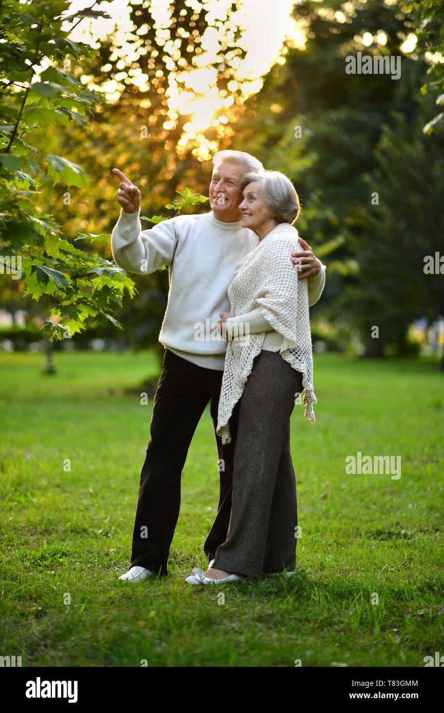 Senior pair hi-res stock photography and images - Alamy
