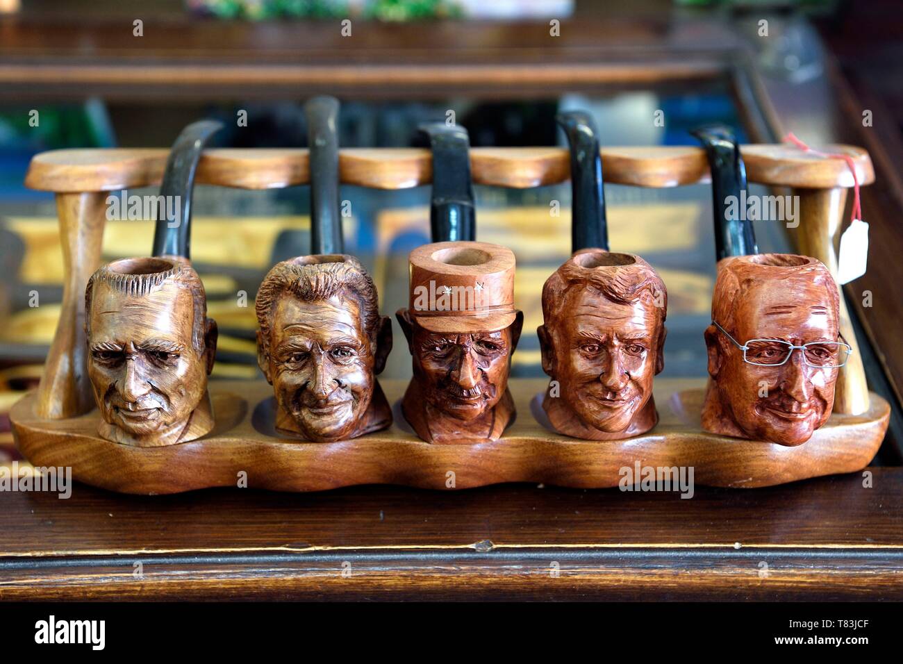 Root sculpture hi-res stock photography and images - Alamy