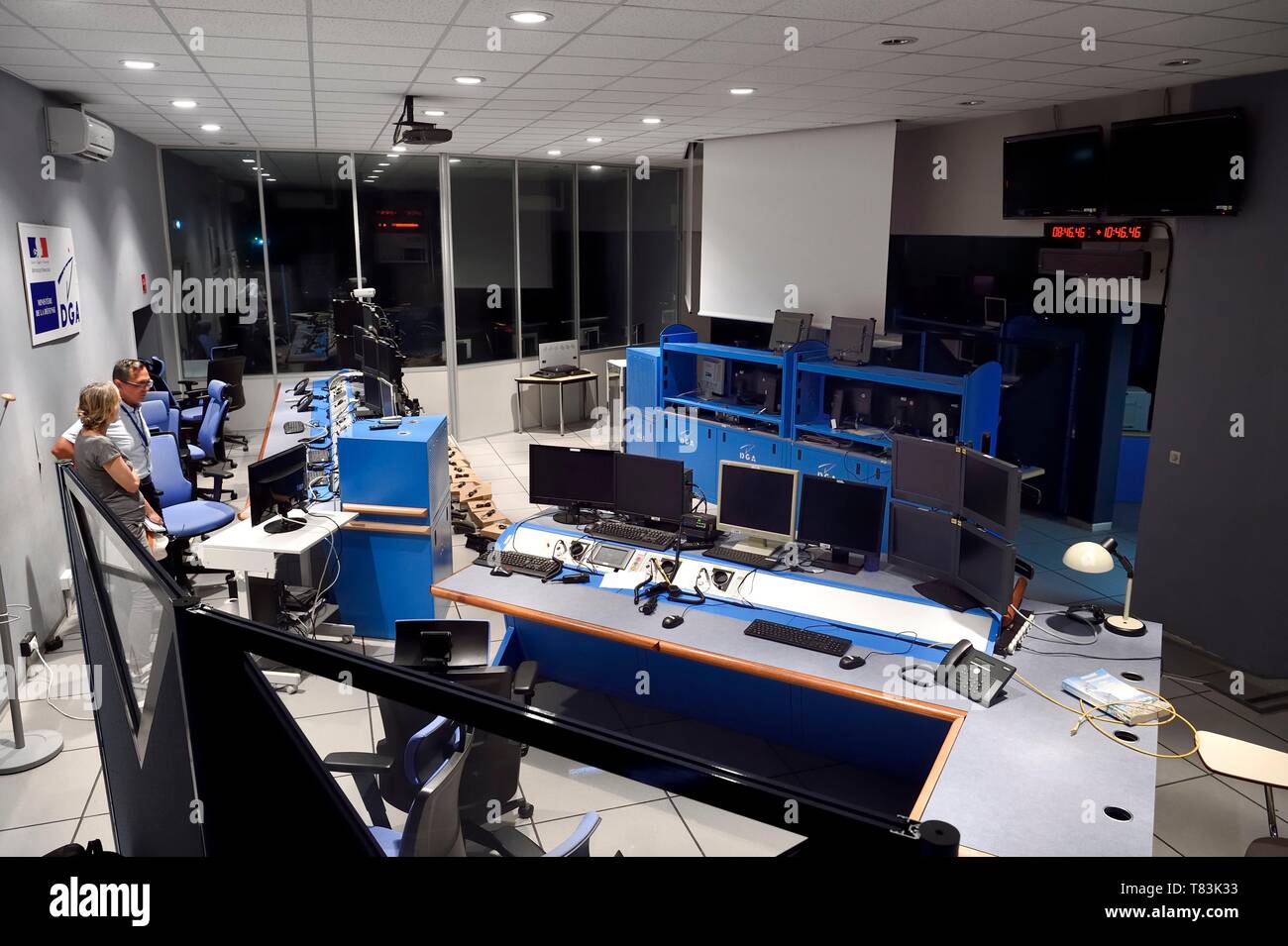 National military command center hi-res stock photography and images ...