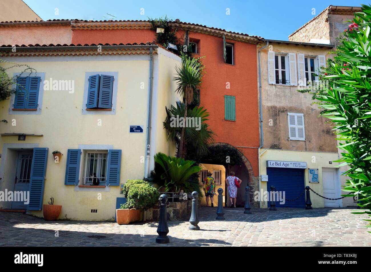 Old town saint raphael hi-res stock photography and images - Alamy