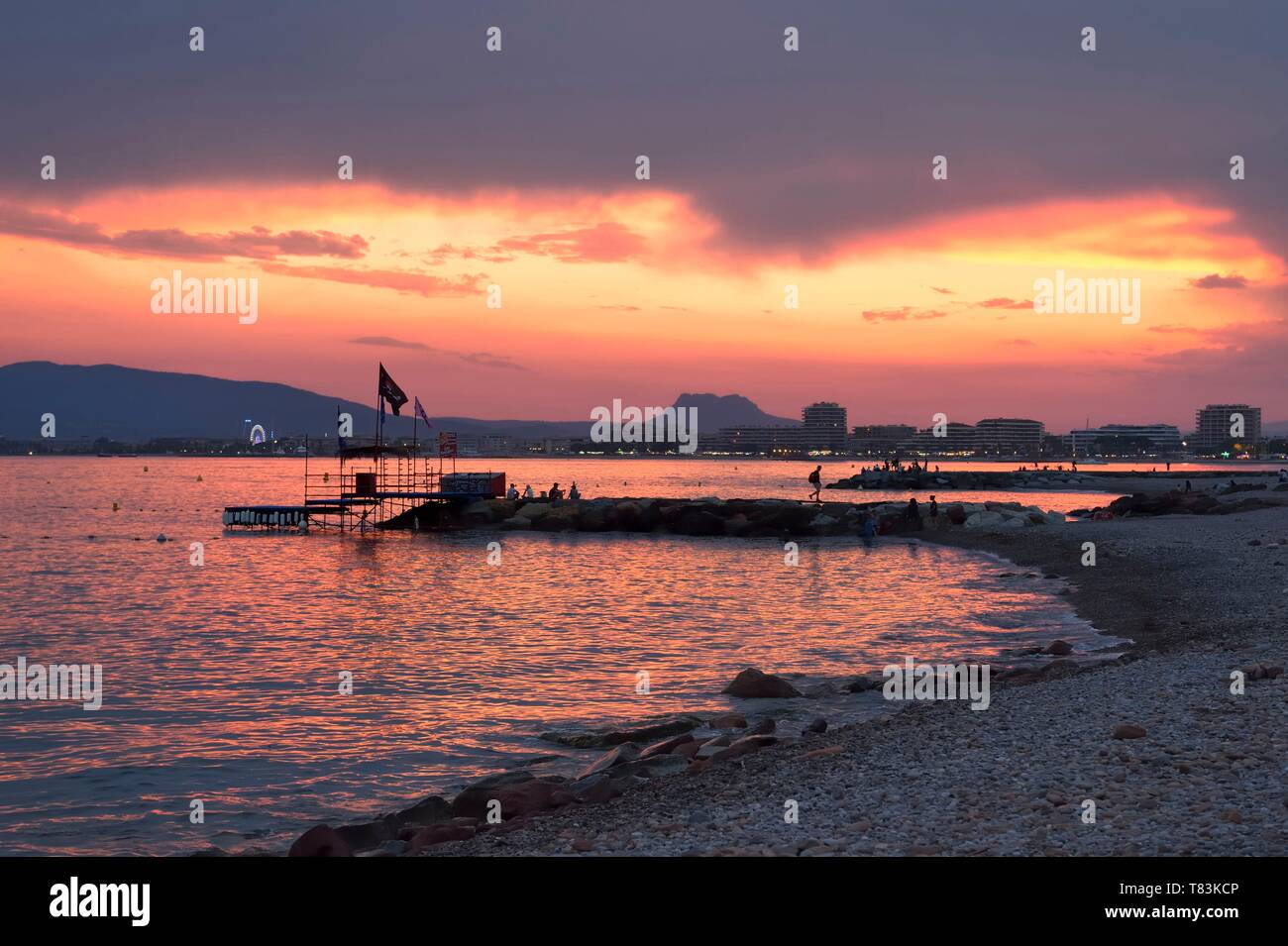 Saint raphael france beach hi-res stock photography and images - Alamy
