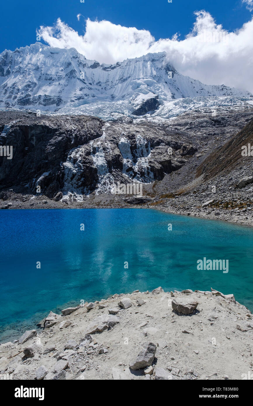 The beautiful Laguna 69 at 4.200 meters high proudly shows its ...