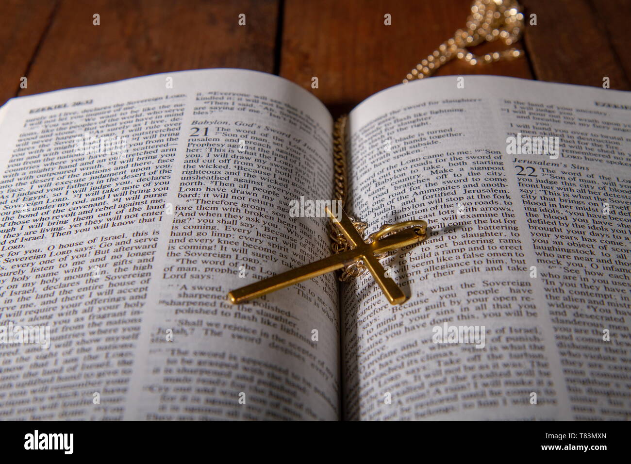 Christian holy bible hi-res stock photography and images - Alamy