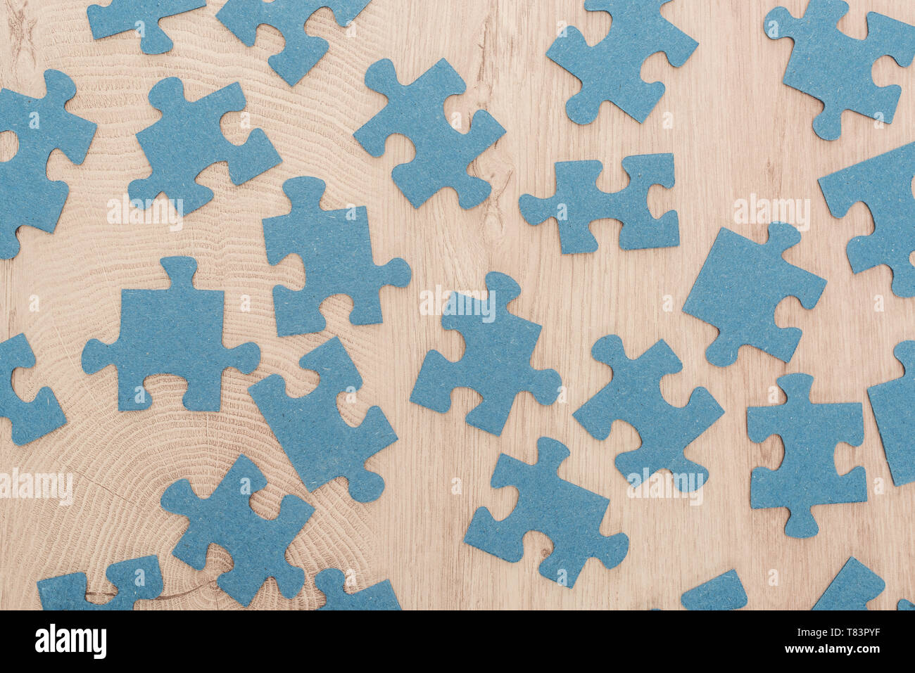 Blue puzzle pieces hi-res stock photography and images - Alamy