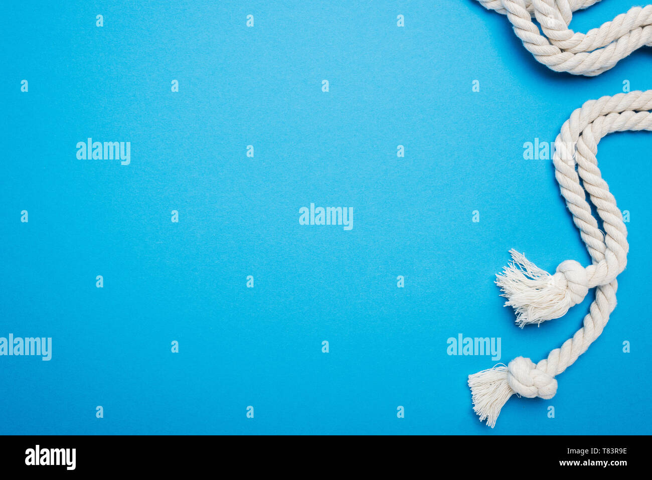 Ropes with knots hi-res stock photography and images - Alamy