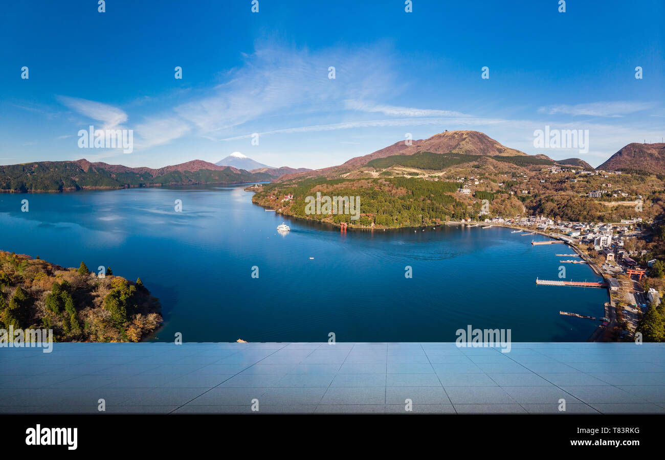 Mount Fuji and Lake Ashi.The shooting location is Lake Ashi, Kanagawa ...