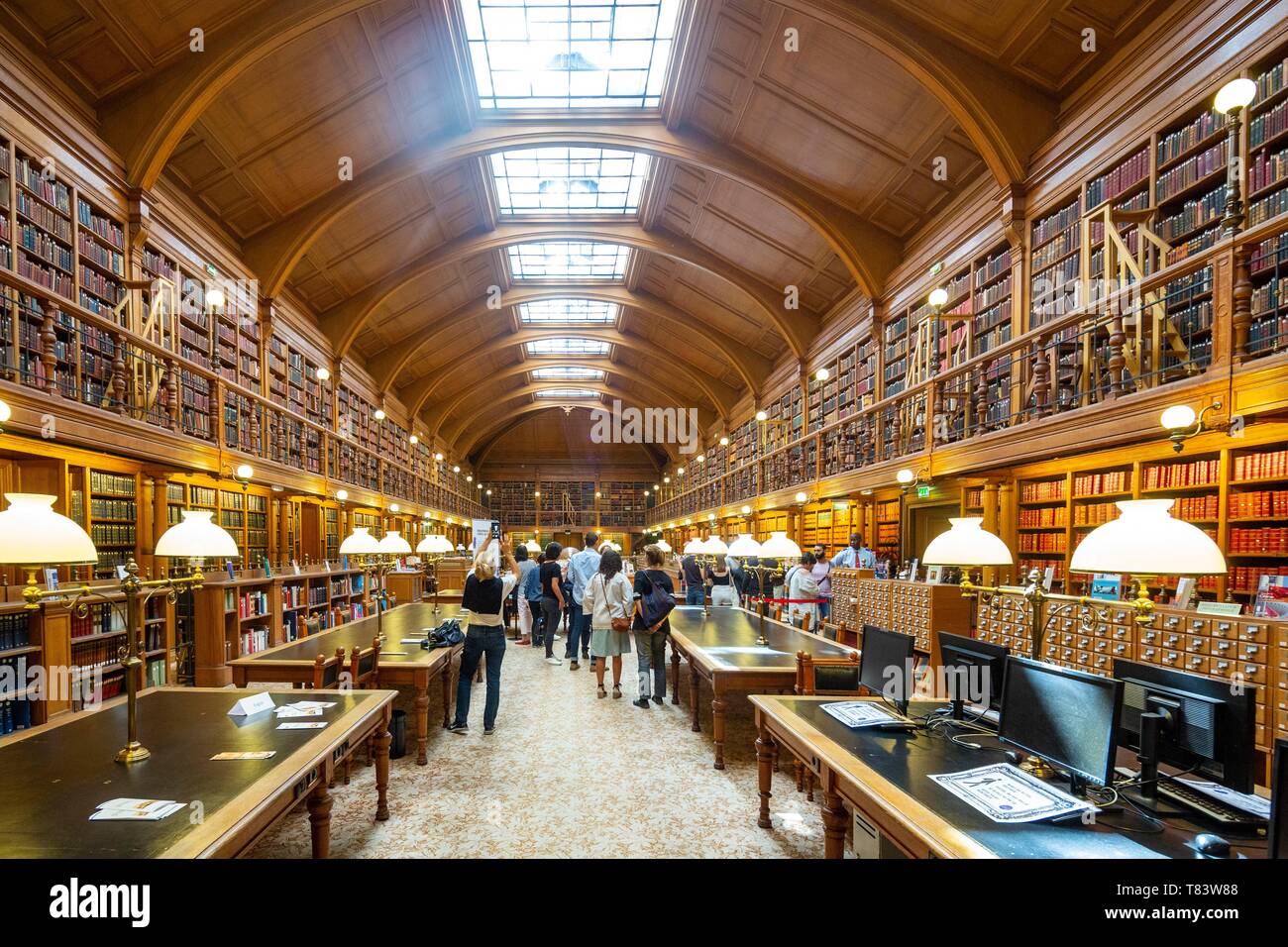City hall public library hi-res stock photography and images - Alamy