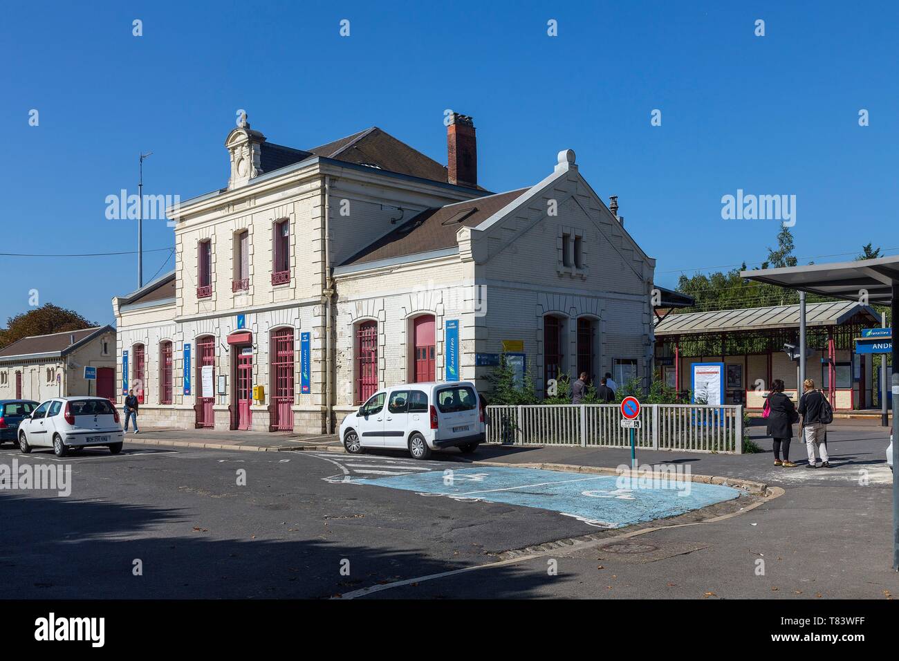France, Yvelines, Andresy, Andresy Station Stock Photo - Alamy