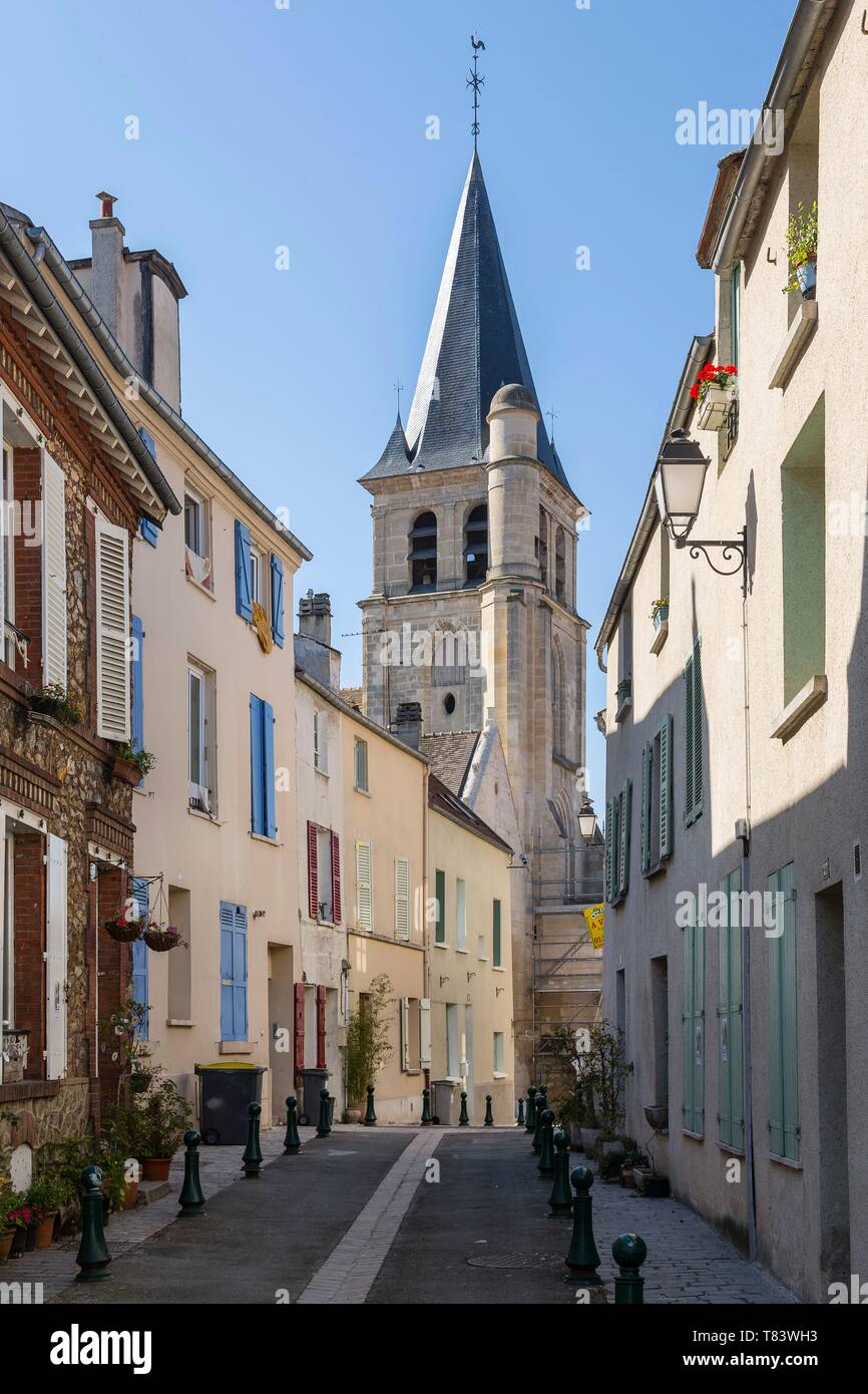 France, Yvelines, Andresy, Rue de l'Eglise Stock Photo - Alamy