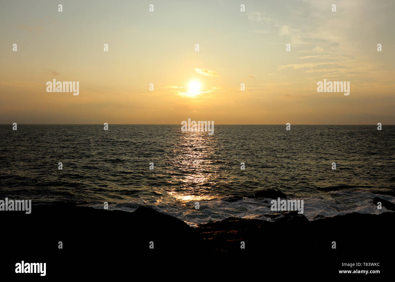 Sunset at sea view hi-res stock photography and images - Alamy