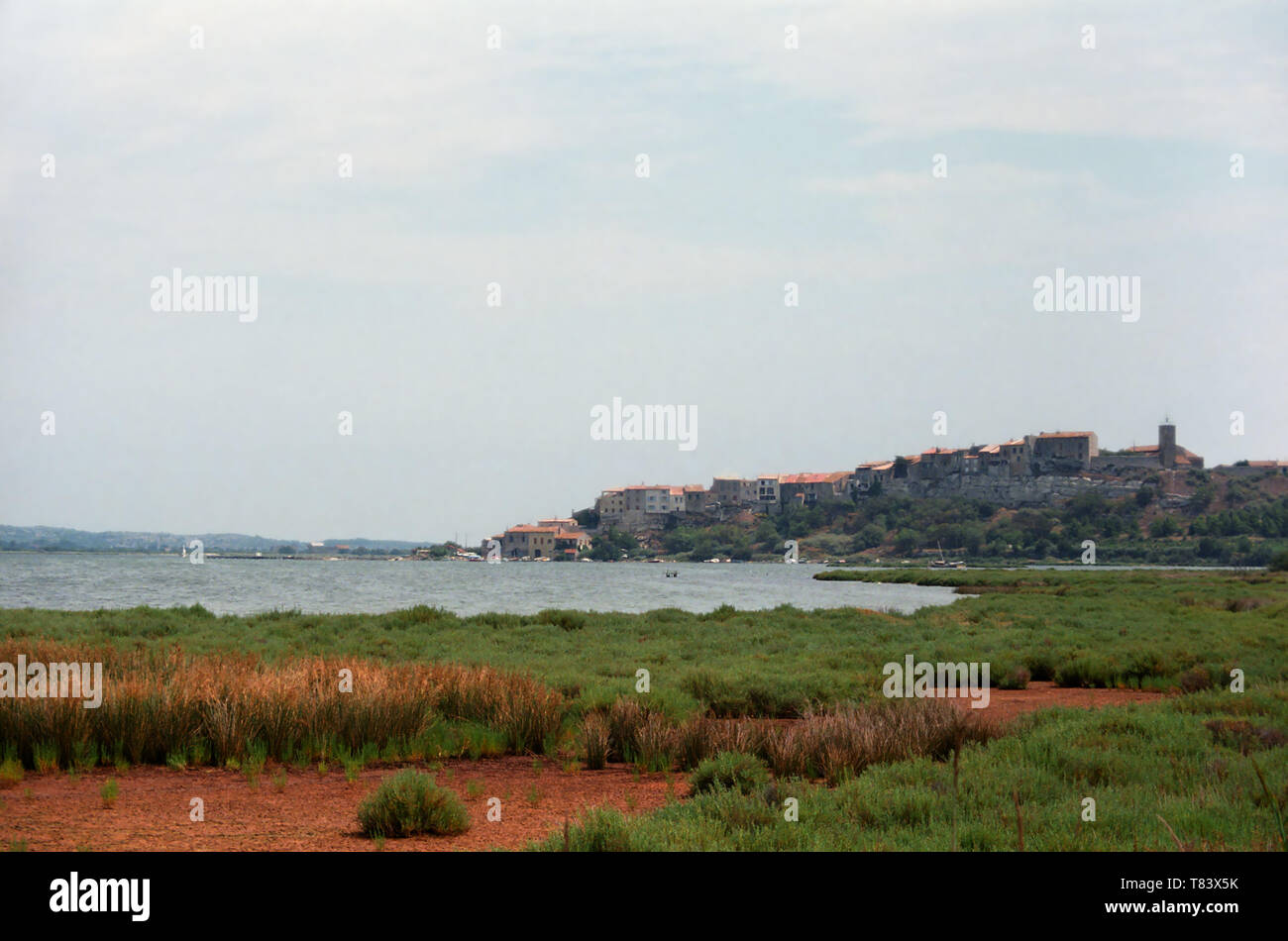 France aude bages village lake hi-res stock photography and images - Alamy