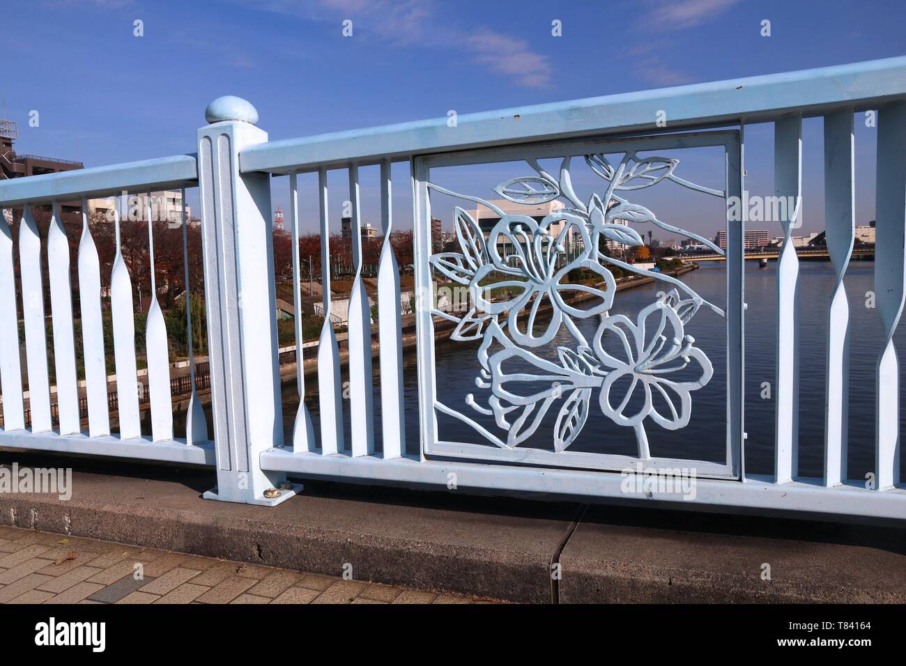 Decorative bridge railing hi-res stock photography and images - Alamy