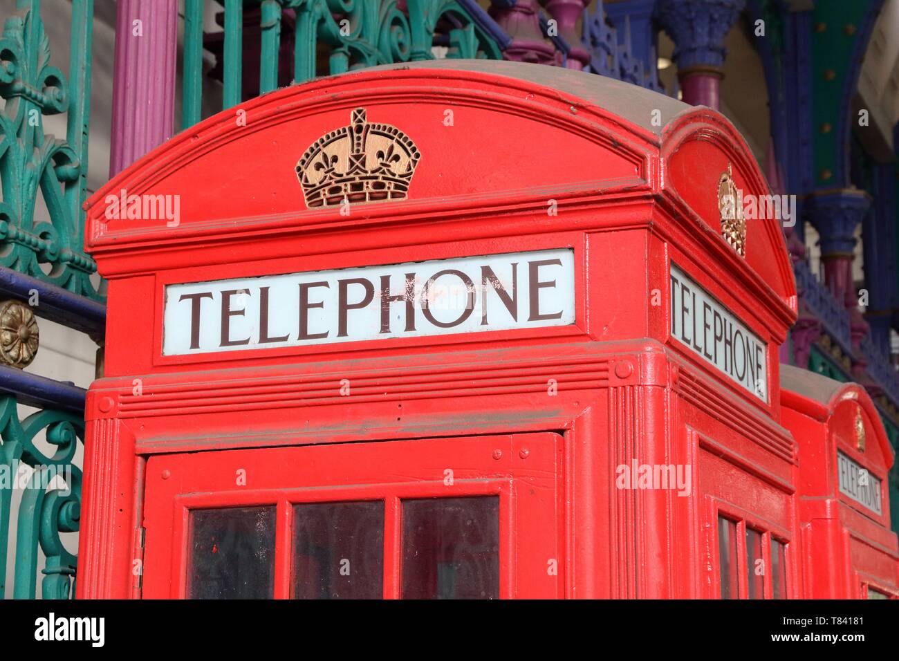 London telephone - red phone booth typical for England Stock Photo - Alamy