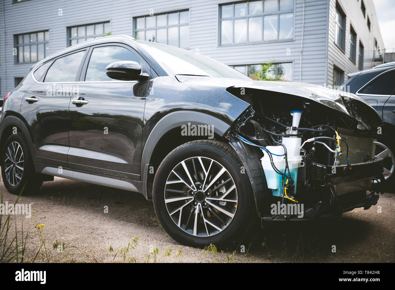 Car crash repairs hi-res stock photography and images - Alamy